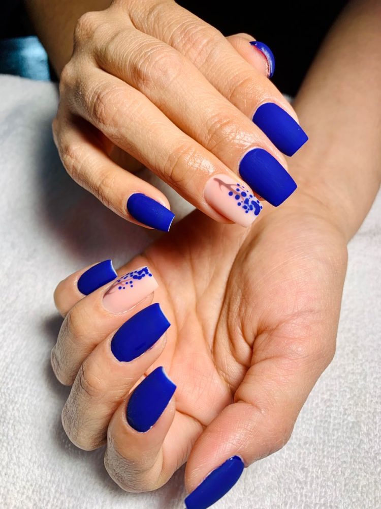 7 diseños de uñas azul rey para combinar con vestidos - Mujer saludable ...